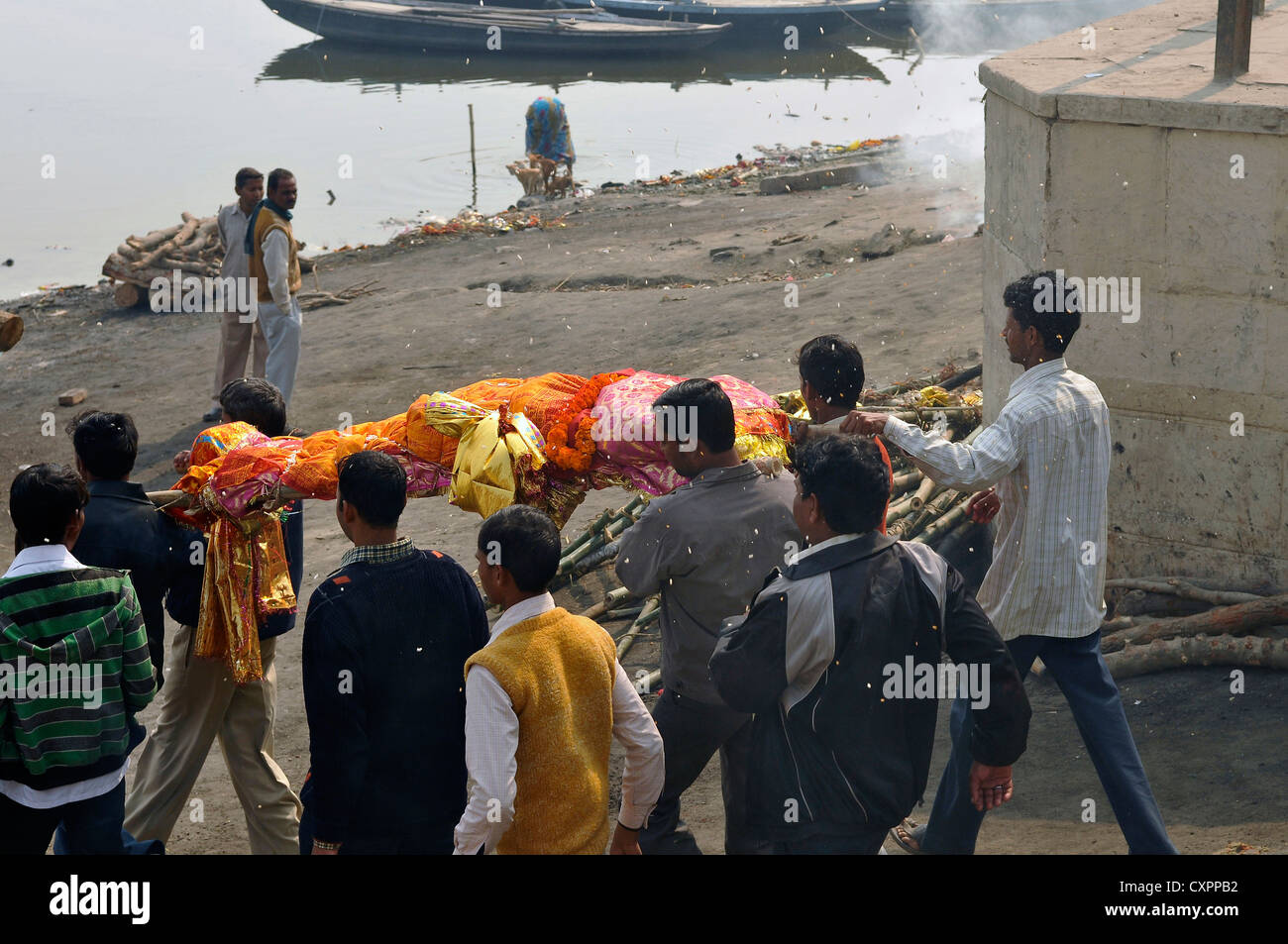 Harishchandra ghat hi-res stock photography and images - Alamy