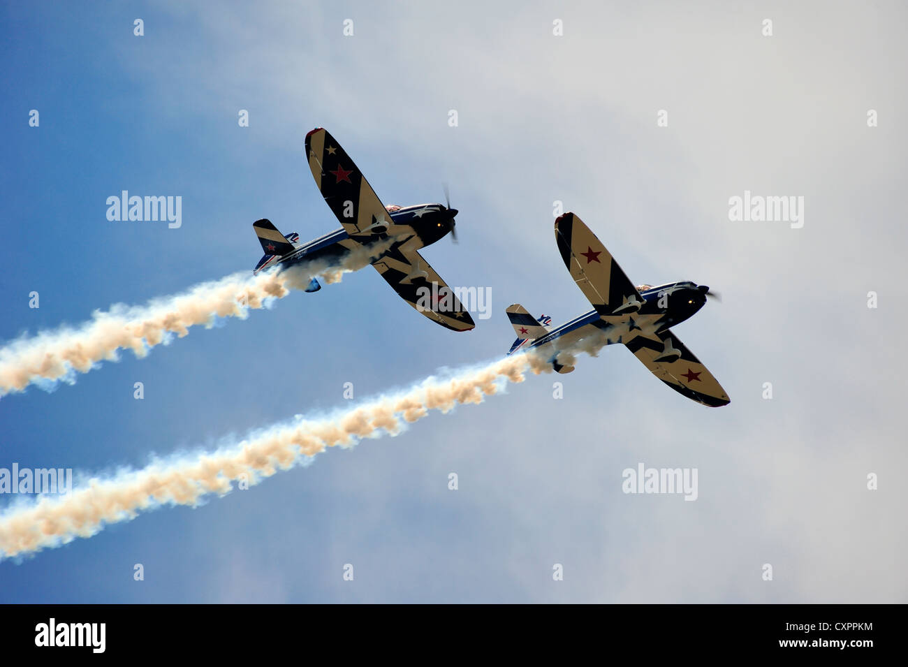 Aerobatic aerobatics hi-res stock photography and images - Alamy