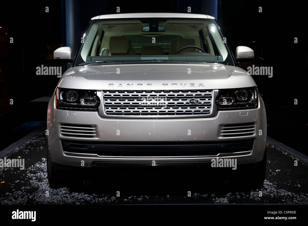 Range rover hi-res stock photography and images - Alamy
