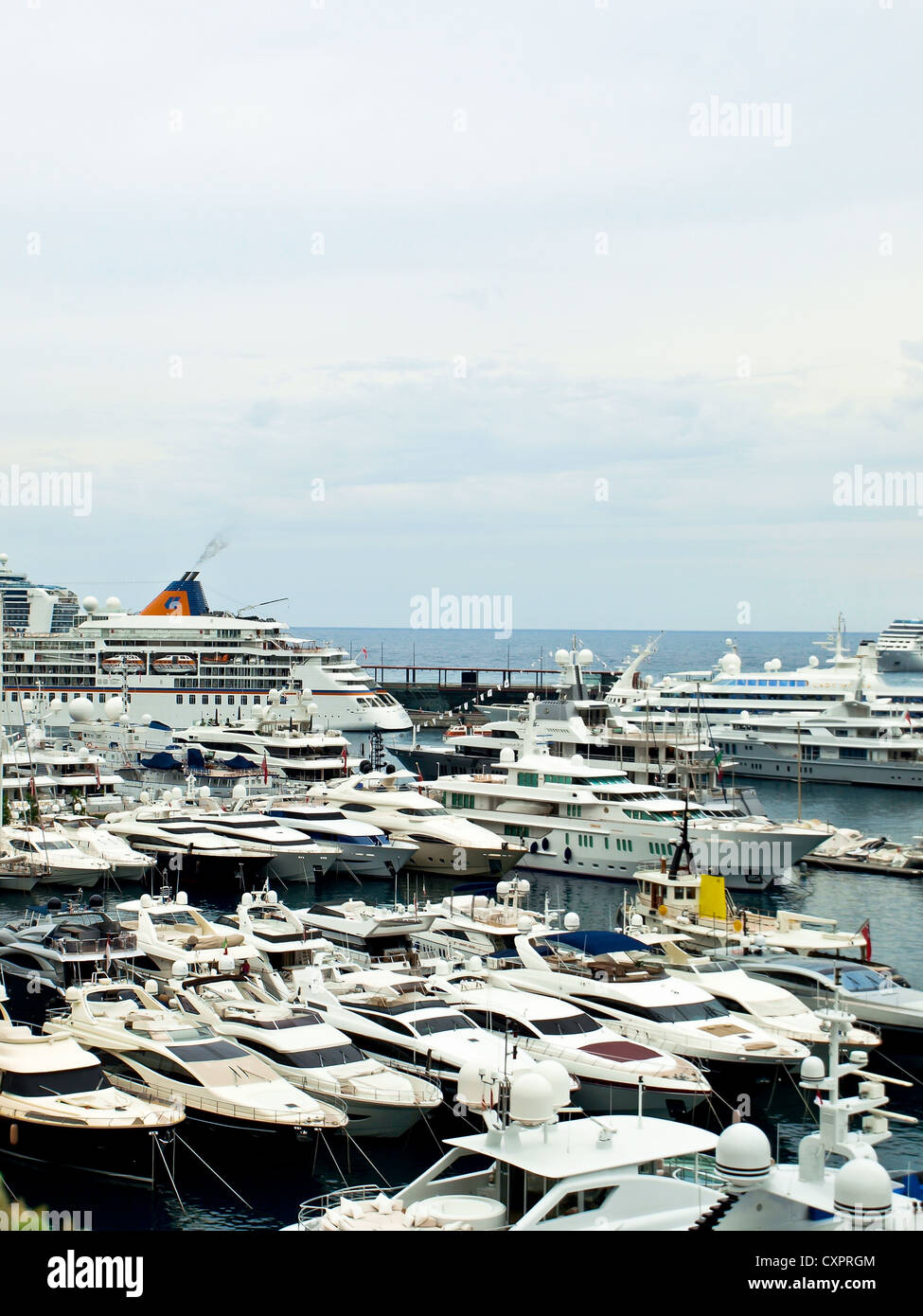 Lot full of boats hi-res stock photography and images - Alamy