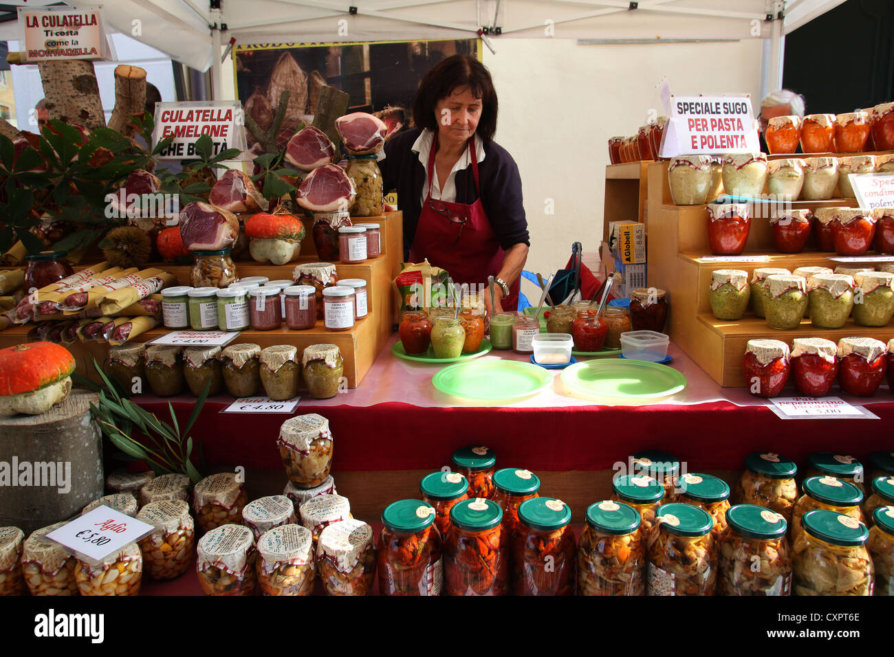 Pickle stall shop hi-res stock photography and images - Alamy