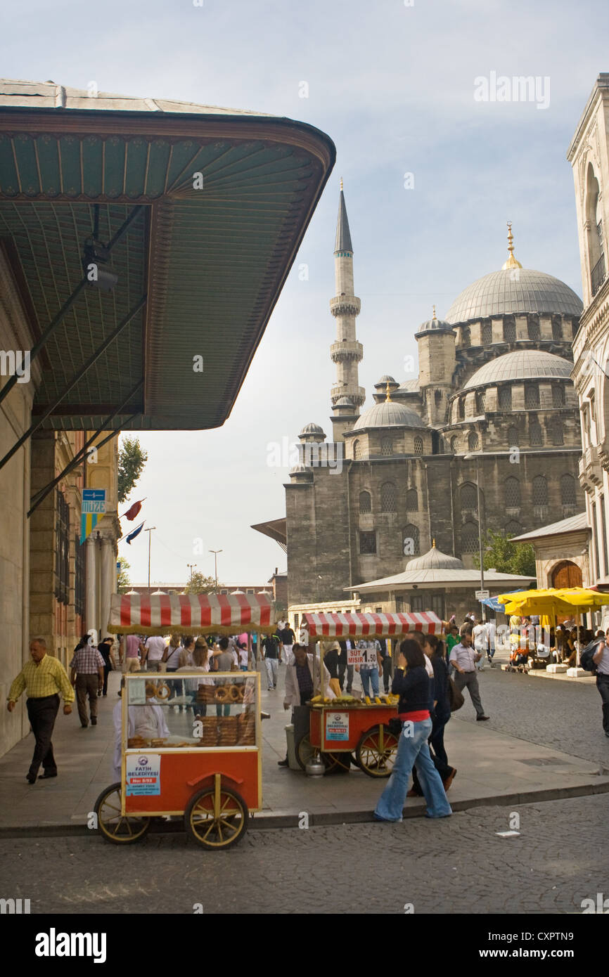 Street vendor istanbul hi-res stock photography and images - Alamy