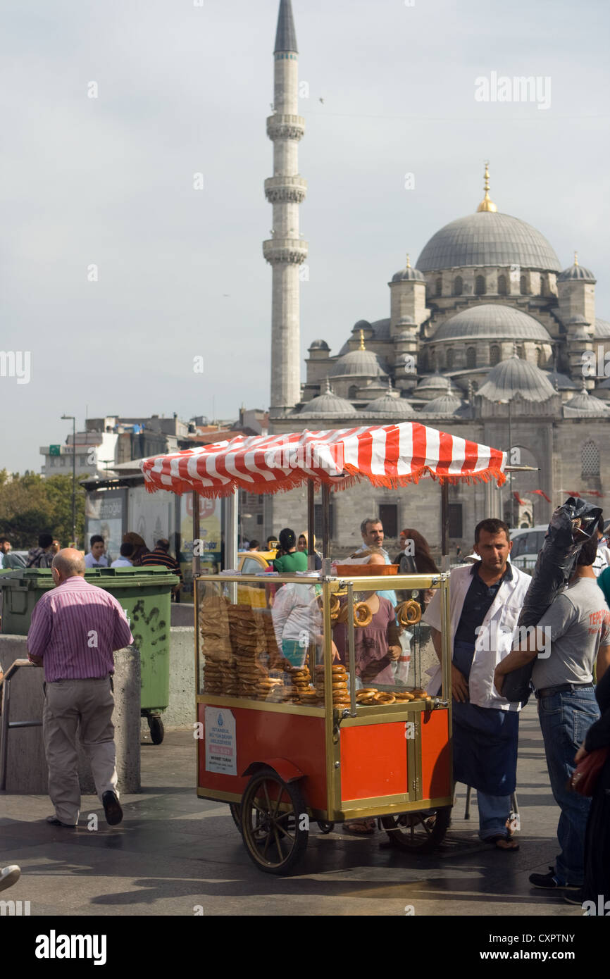 Street vendor in front of a mosque, Istanbul, Turkey Stock Photo - Alamy