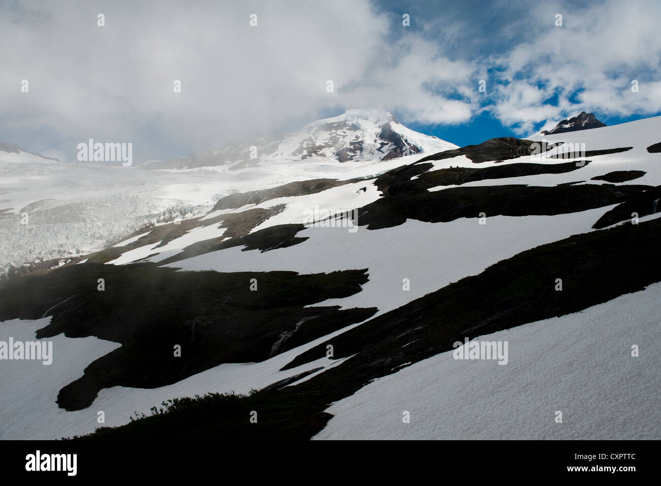 Most active volcano of the cascades hi-res stock photography and images ...