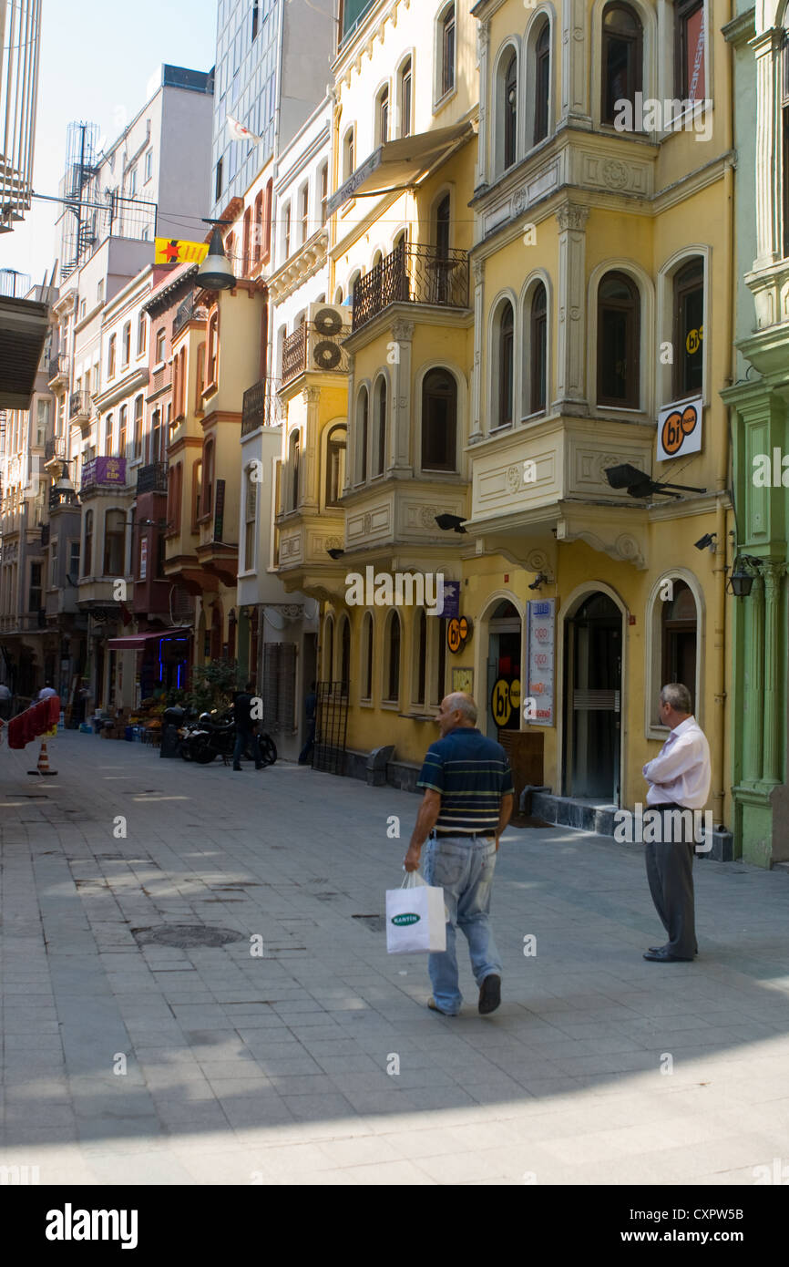 Istanbul scene street hi-res stock photography and images - Alamy