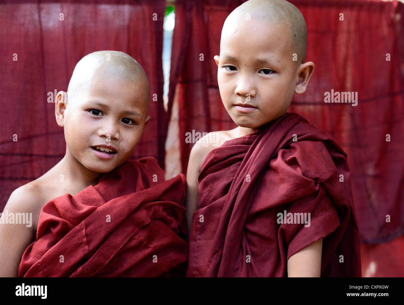 Young Burmese Buddhist monks Stock Photo - Alamy
