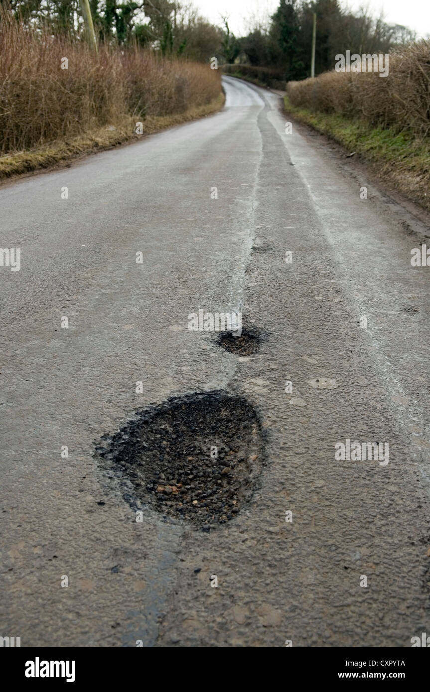 Dip in road hi-res stock photography and images - Alamy