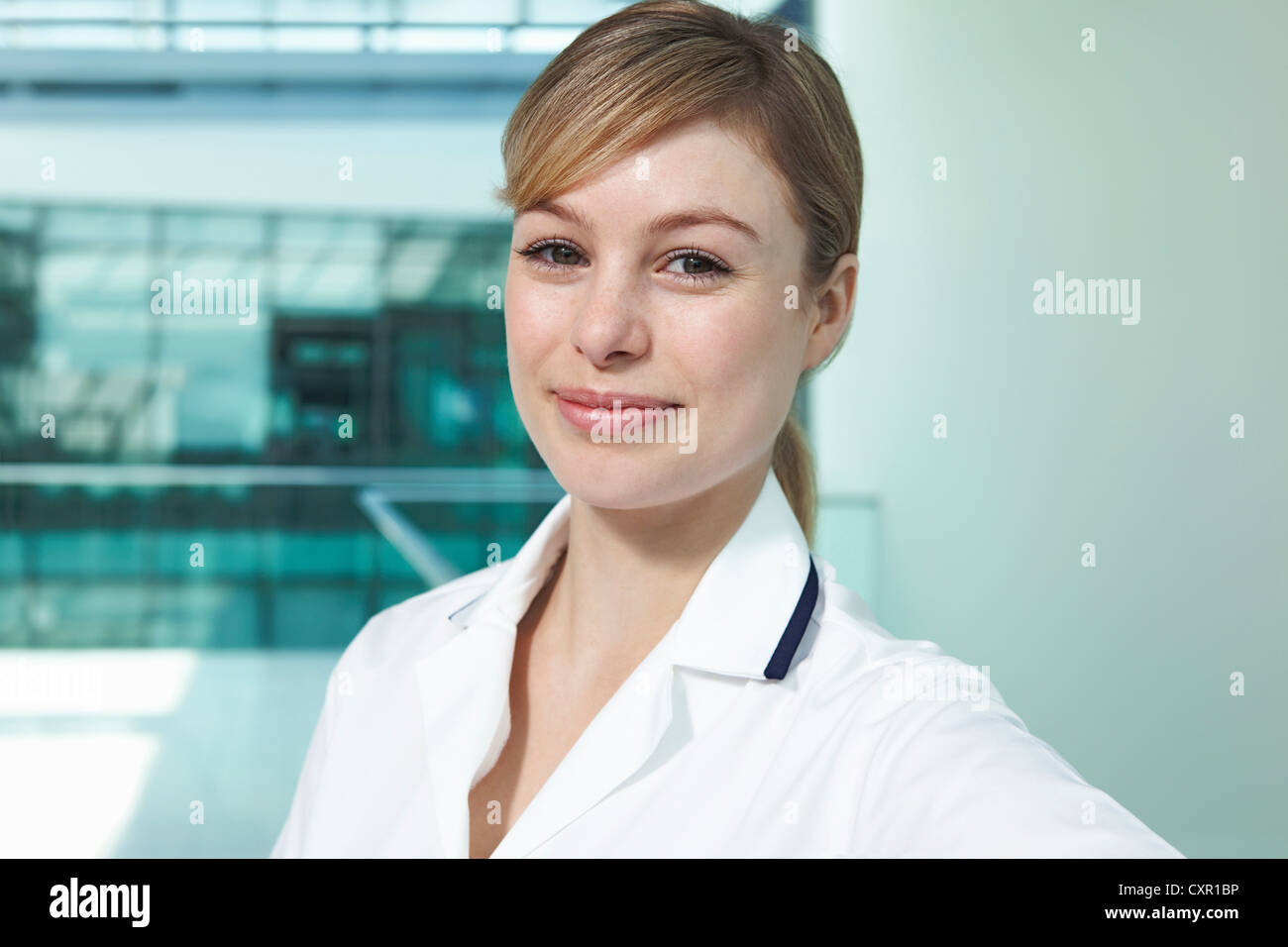 Hospital nurse hi-res stock photography and images - Alamy