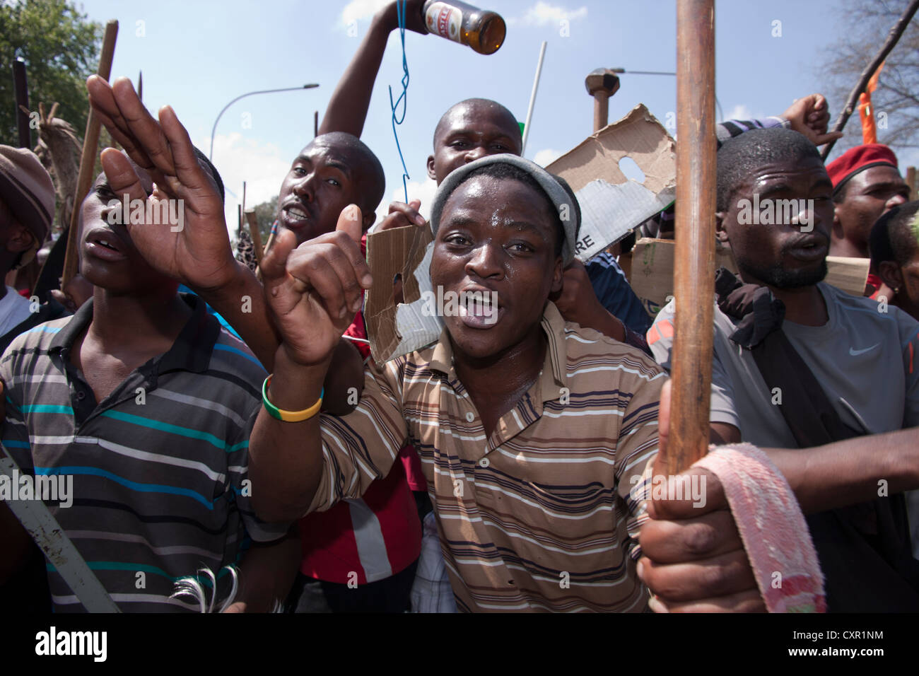 Inkhatha Freedom Party (IFP) march to South African Broadcasting ...