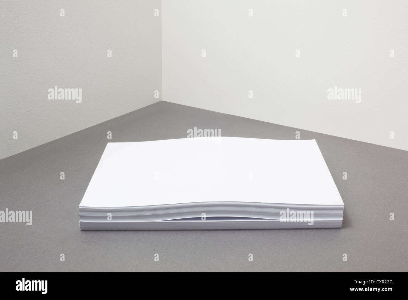 Stack of paper hi-res stock photography and images - Alamy