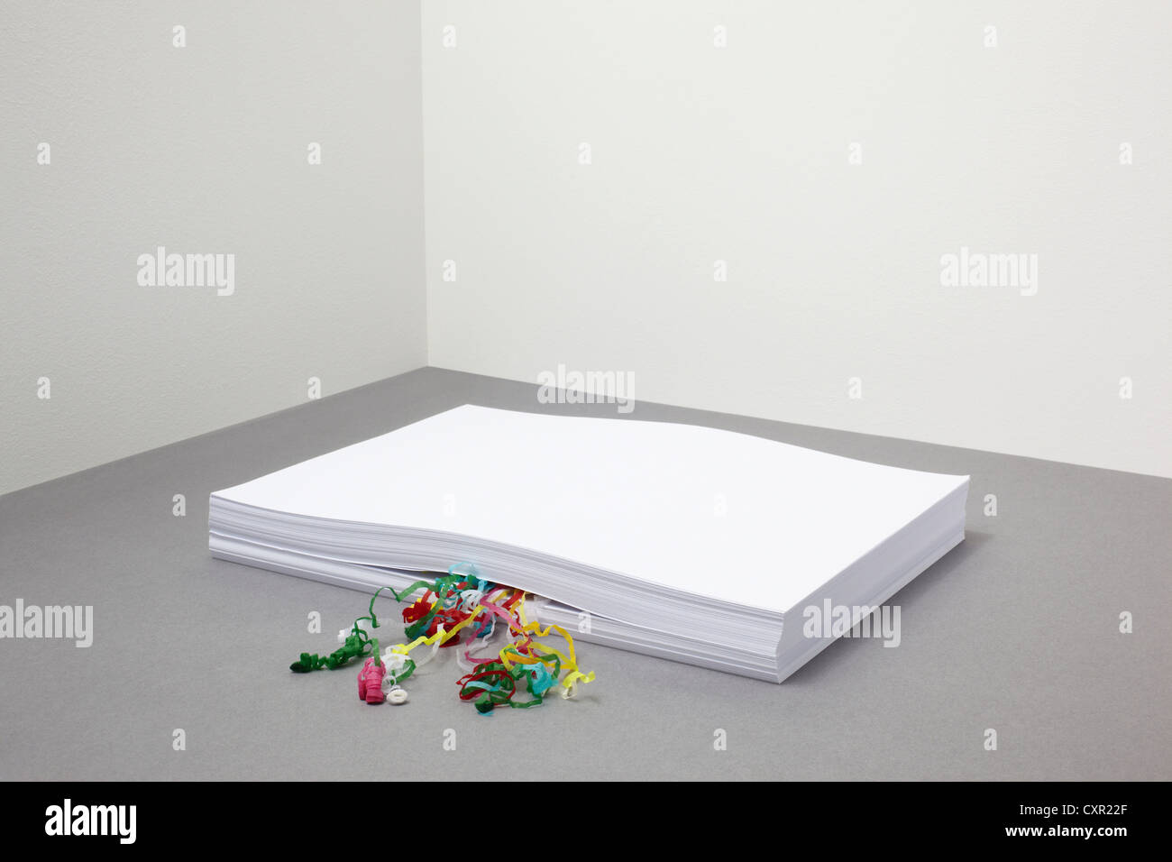 Stack of paper hi-res stock photography and images - Alamy