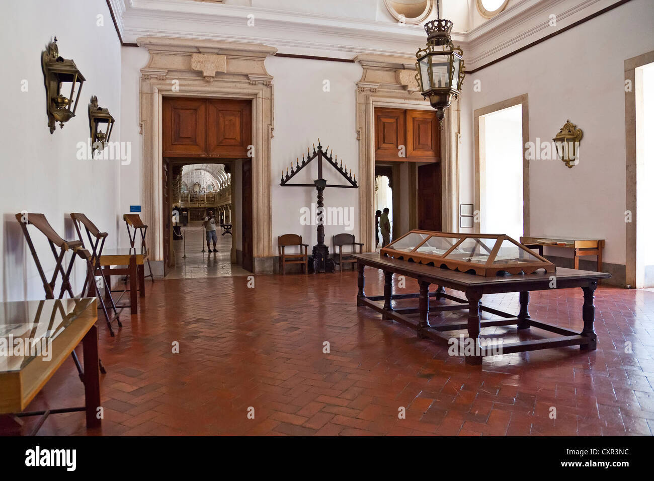 Antechamber library mafra national palace hi-res stock photography and ...