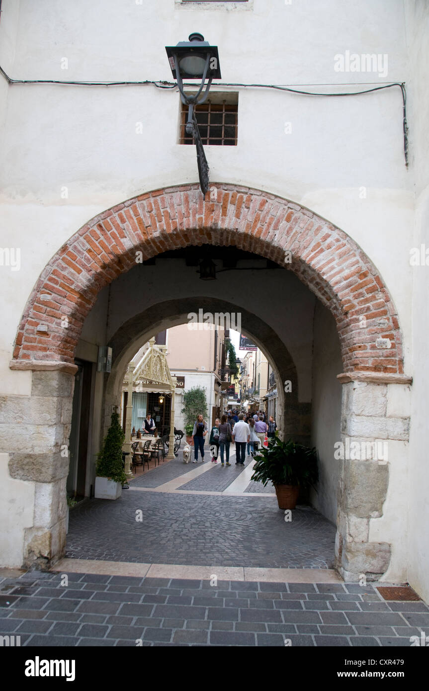 Medieval pedestrian archway hi-res stock photography and images - Alamy