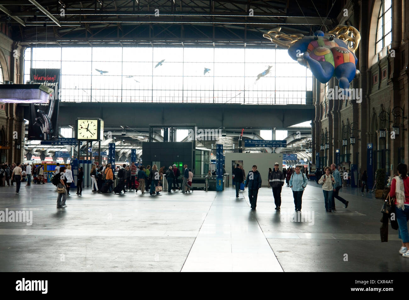 Changing train hi-res stock photography and images - Alamy