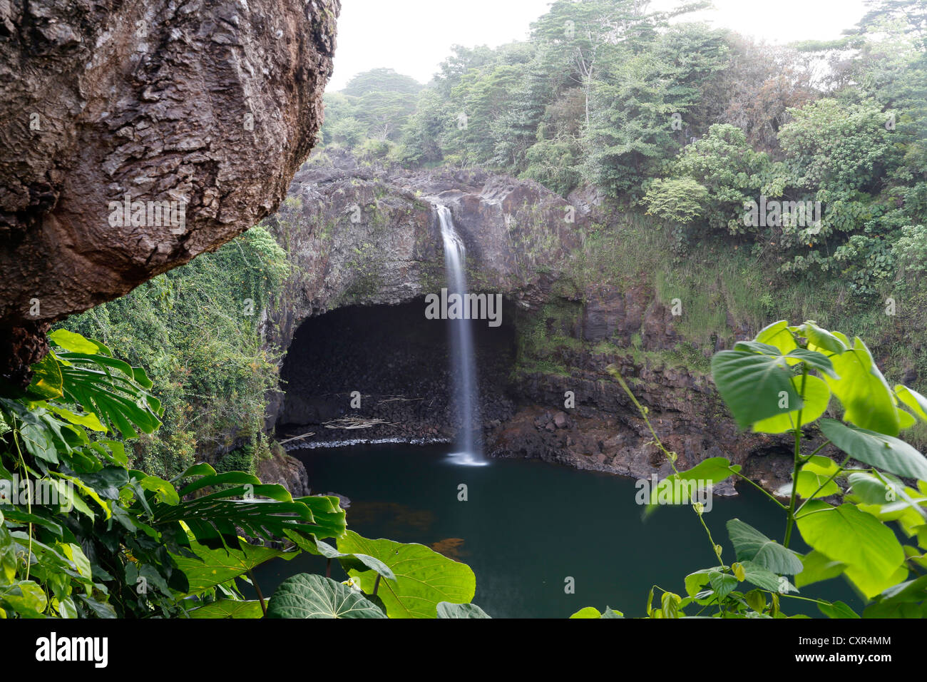 Hilo hawaii waterfalls hi-res stock photography and images - Alamy