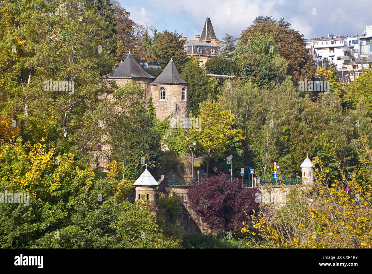 Medieval defences hi-res stock photography and images - Alamy