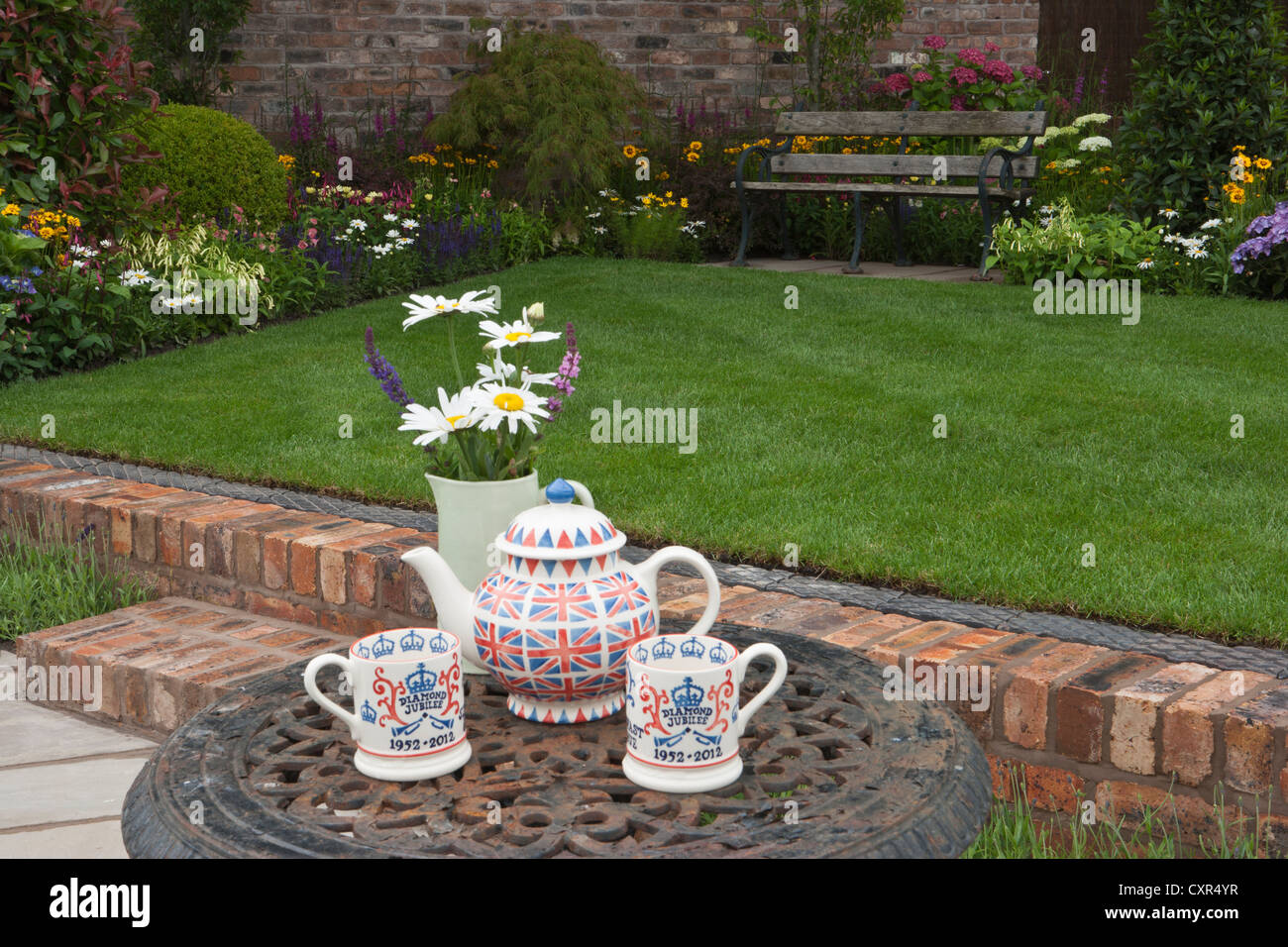 The Diamond Garden designed by Russell Watkinson awarded Bronze Tatton ...