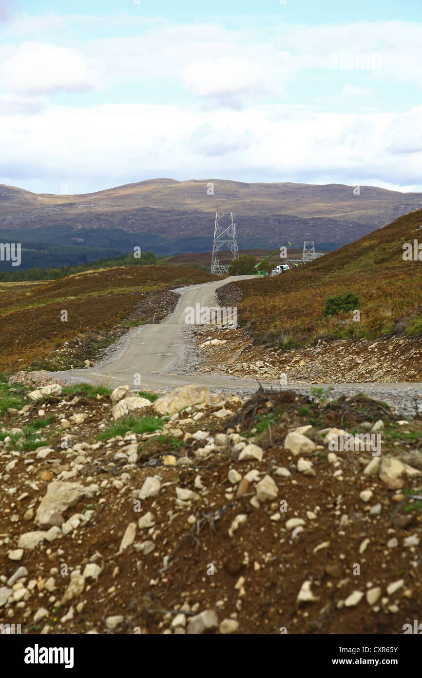 Constructing electricity pylons on the controversial Beauly to Denny ...