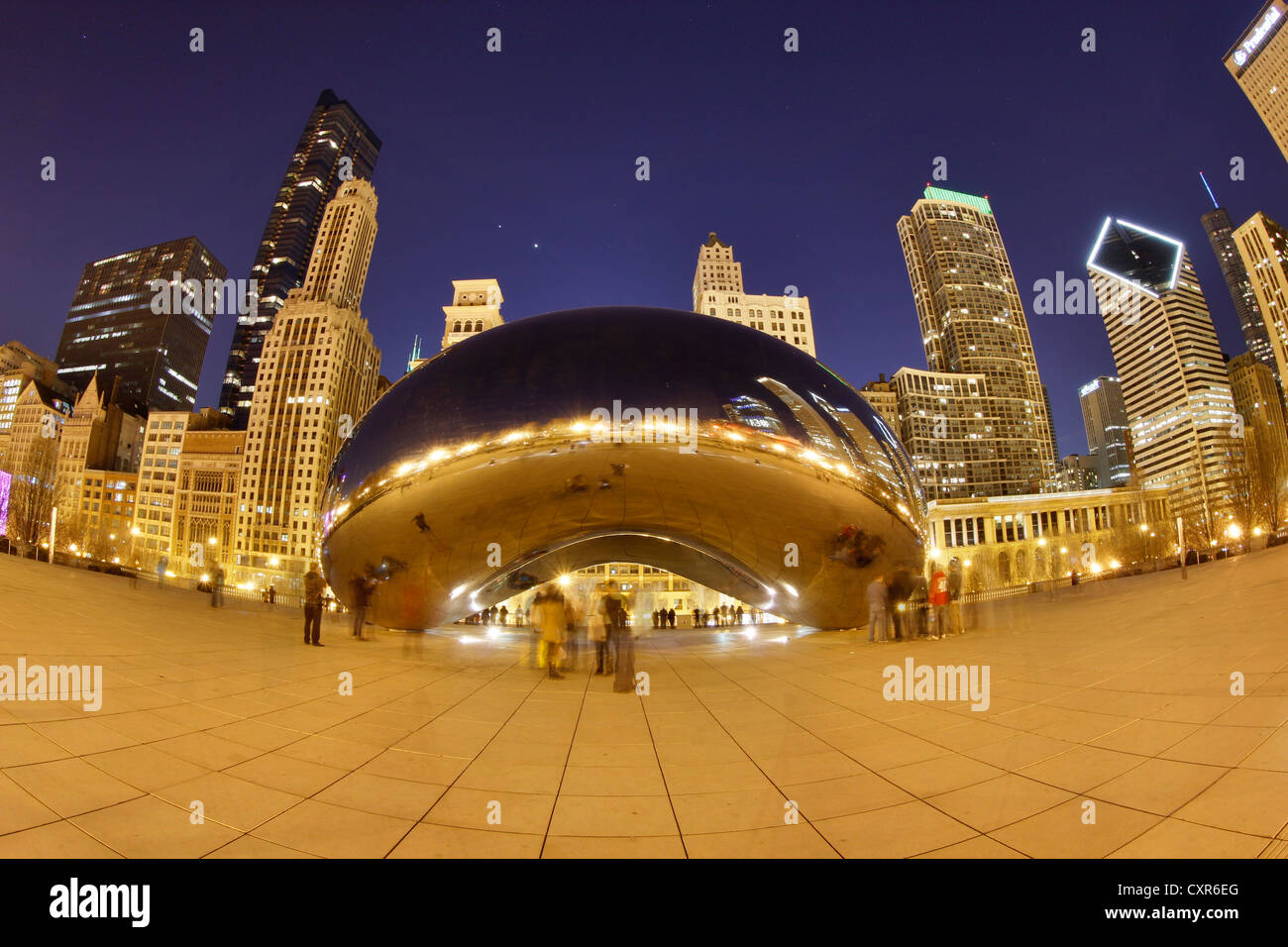 Chicago cloud gate night hi-res stock photography and images - Alamy