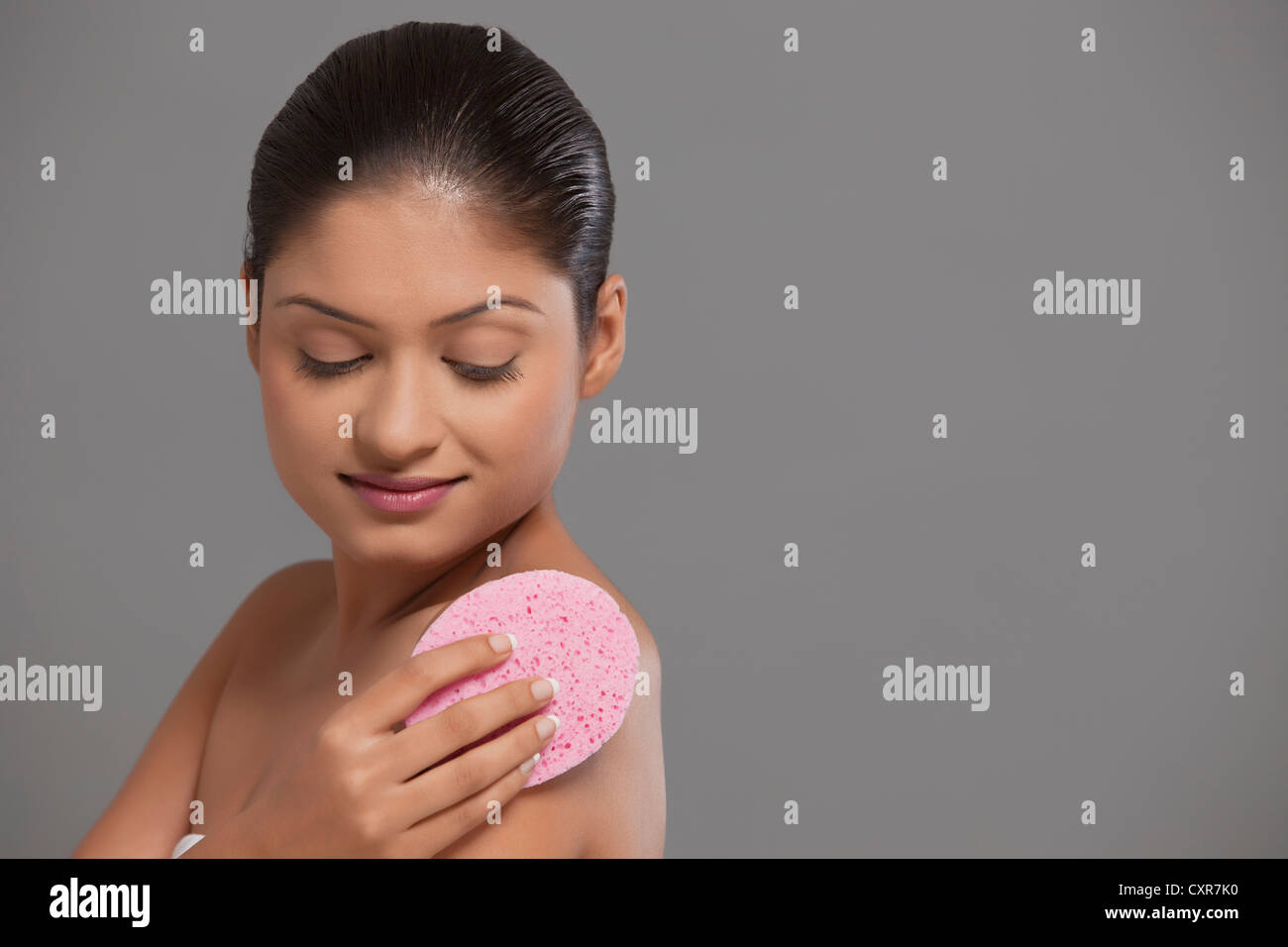 Sponge images hi-res stock photography and images - Alamy