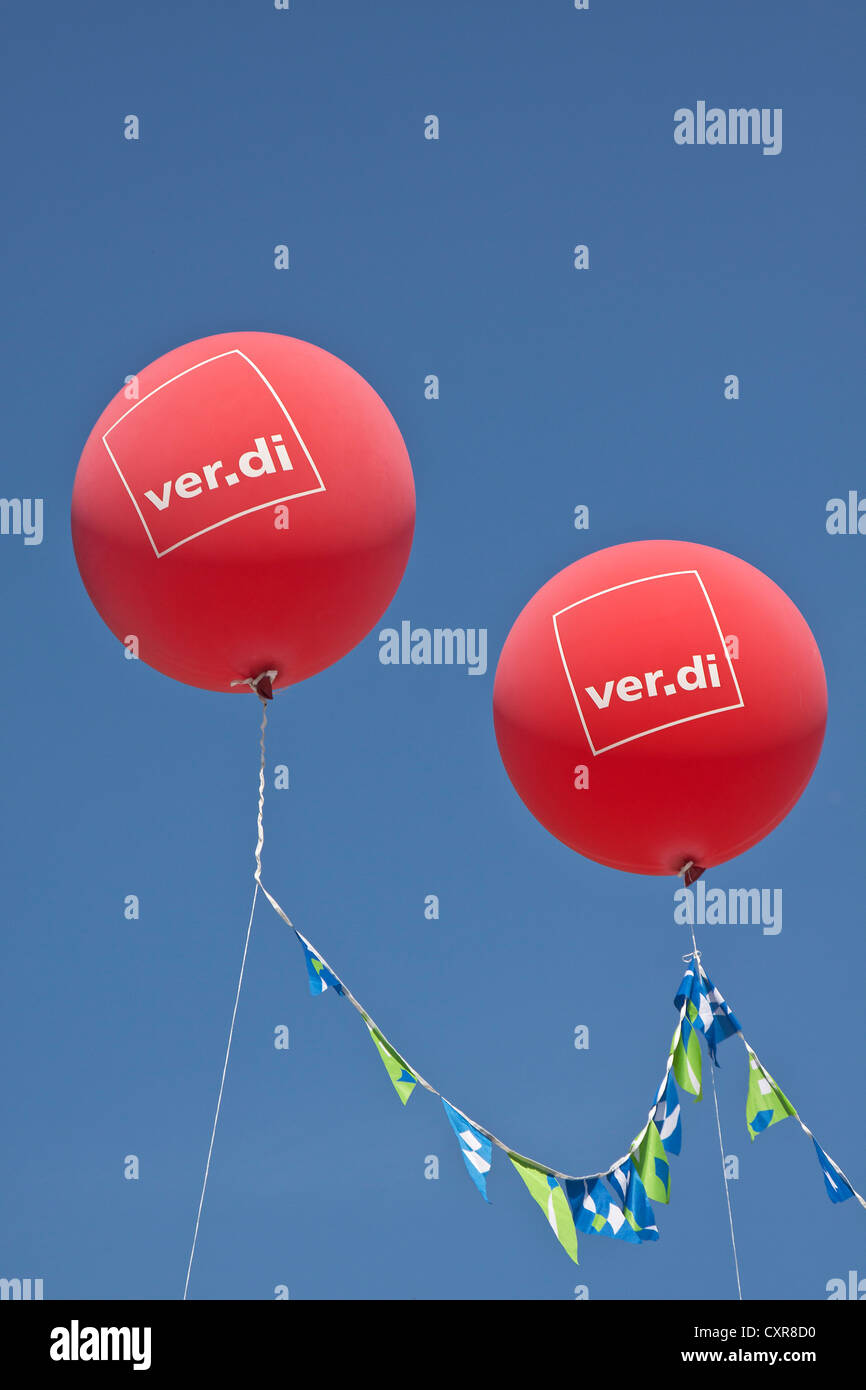 Balloons with the logo of the Vereinte Dienstleistungsgewerkschaft, ver ...