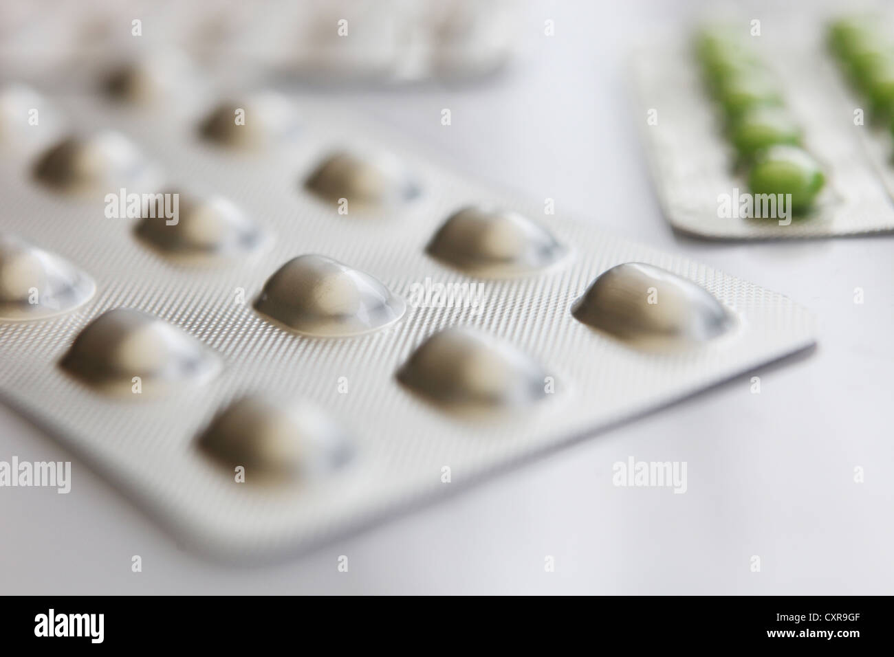 Tablets in blister packs Stock Photo - Alamy