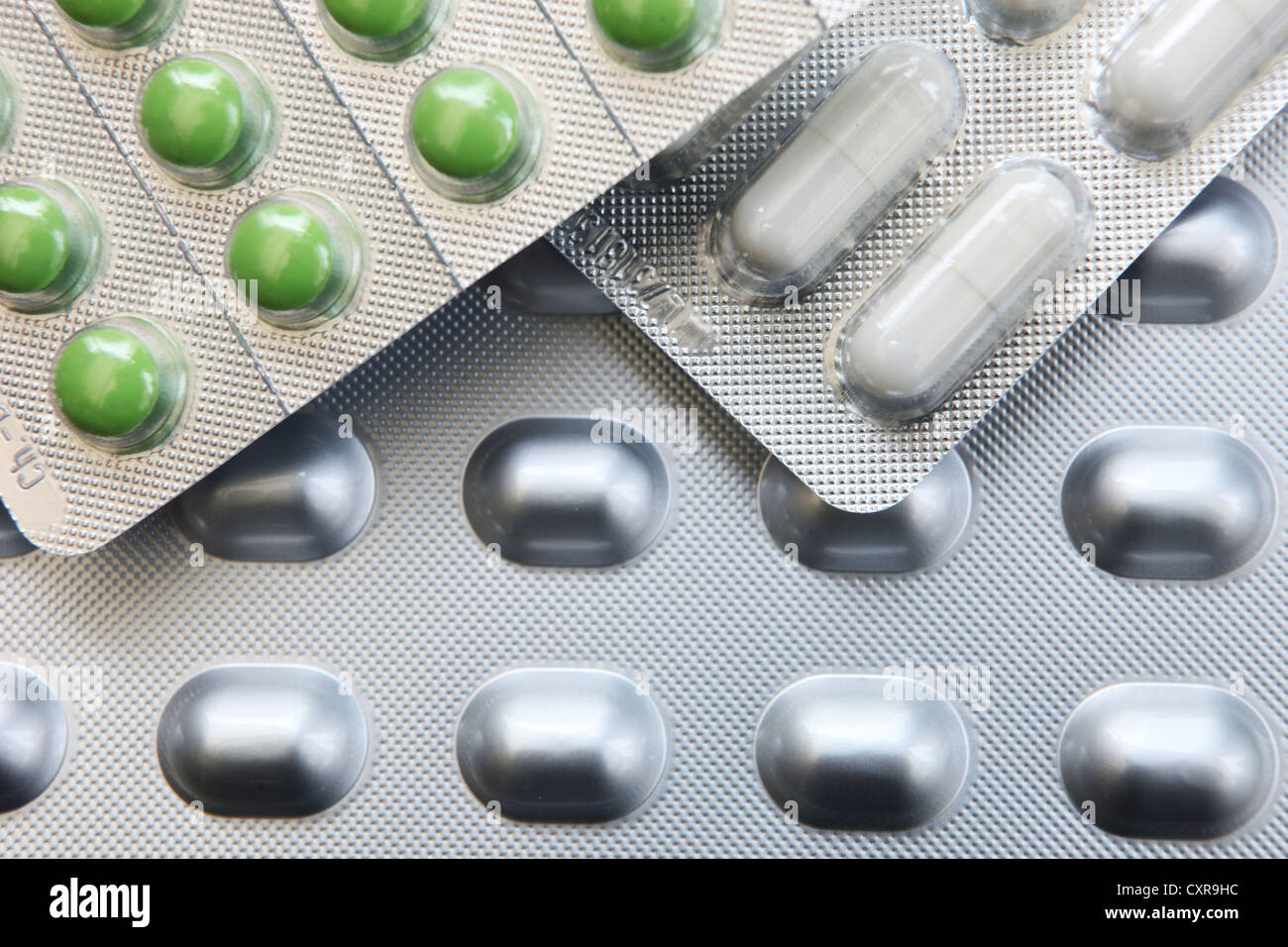 Tablets in blister packs Stock Photo - Alamy
