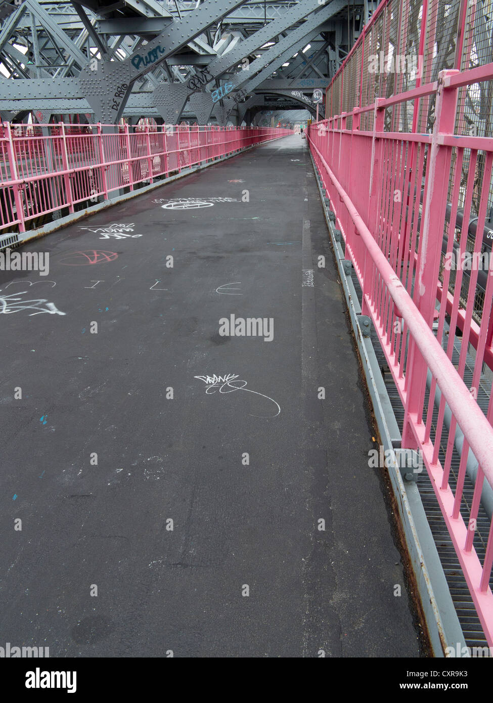 Pedestrian overpasses hi-res stock photography and images - Alamy