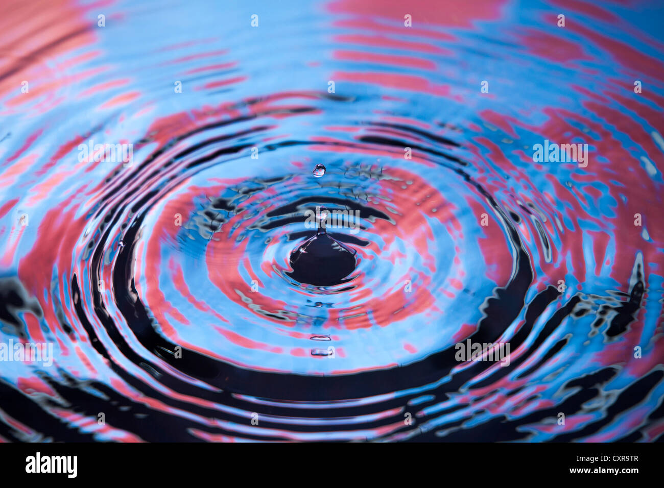 Fast shutter water splash hi-res stock photography and images - Alamy