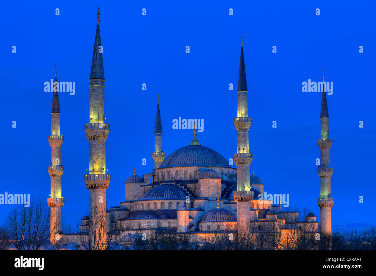 Blue mosque istanbul night hi-res stock photography and images - Alamy