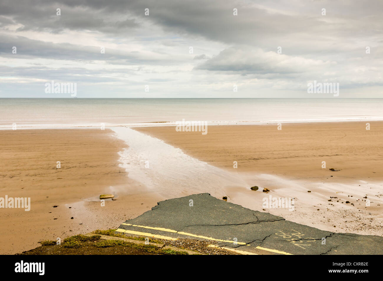 Skipsea coastal erosion hi-res stock photography and images - Alamy