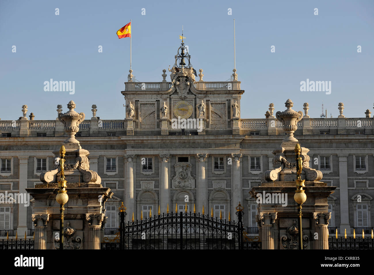 Palacio real hi-res stock photography and images - Alamy