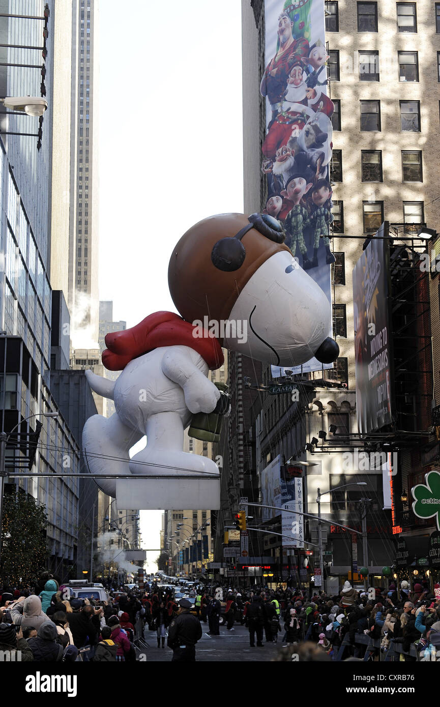 Snoopy hi-res stock photography and images - Alamy