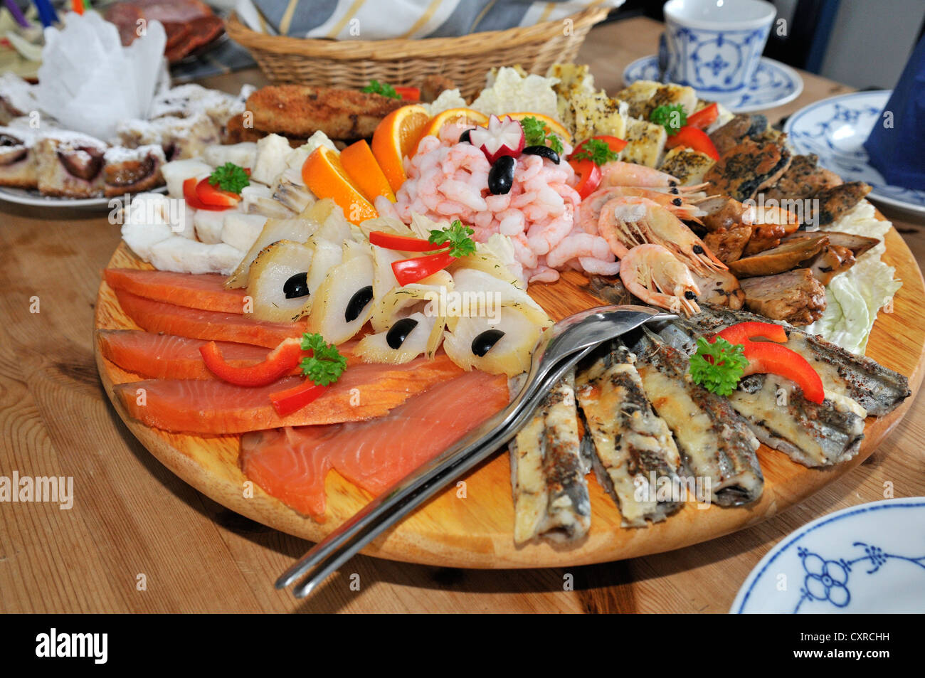 Garnishing fish hi-res stock photography and images - Alamy