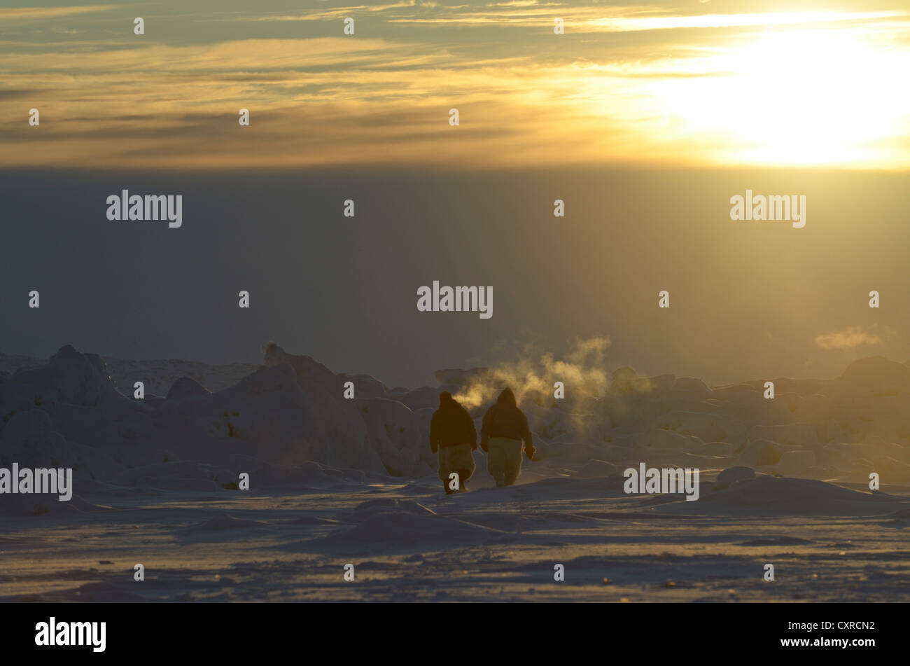 Inuits arctic hi-res stock photography and images - Alamy