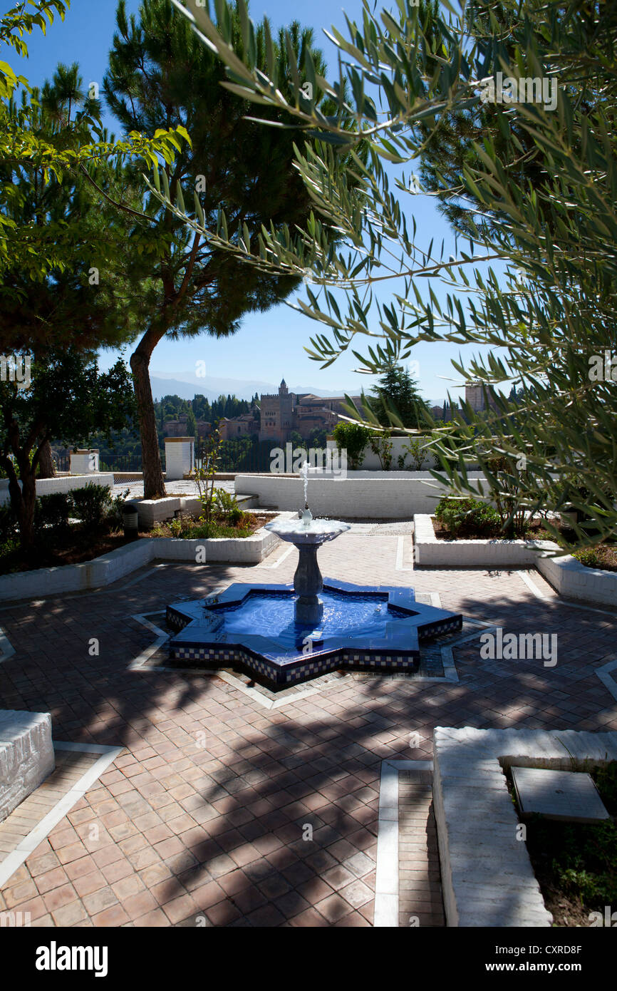 Granada mosque hi-res stock photography and images - Alamy