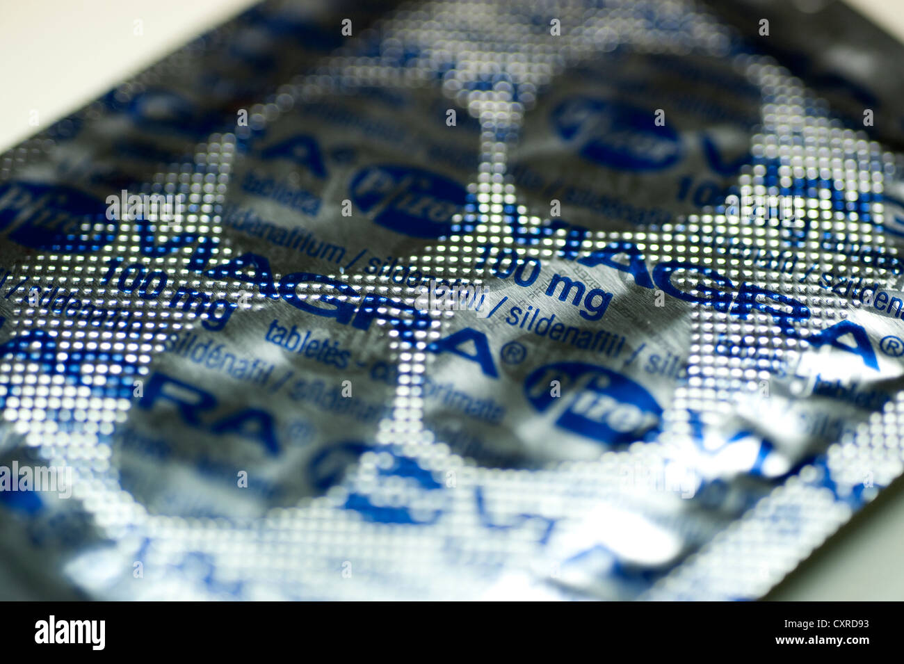 Blister pack tablets foil hi-res stock photography and images - Alamy