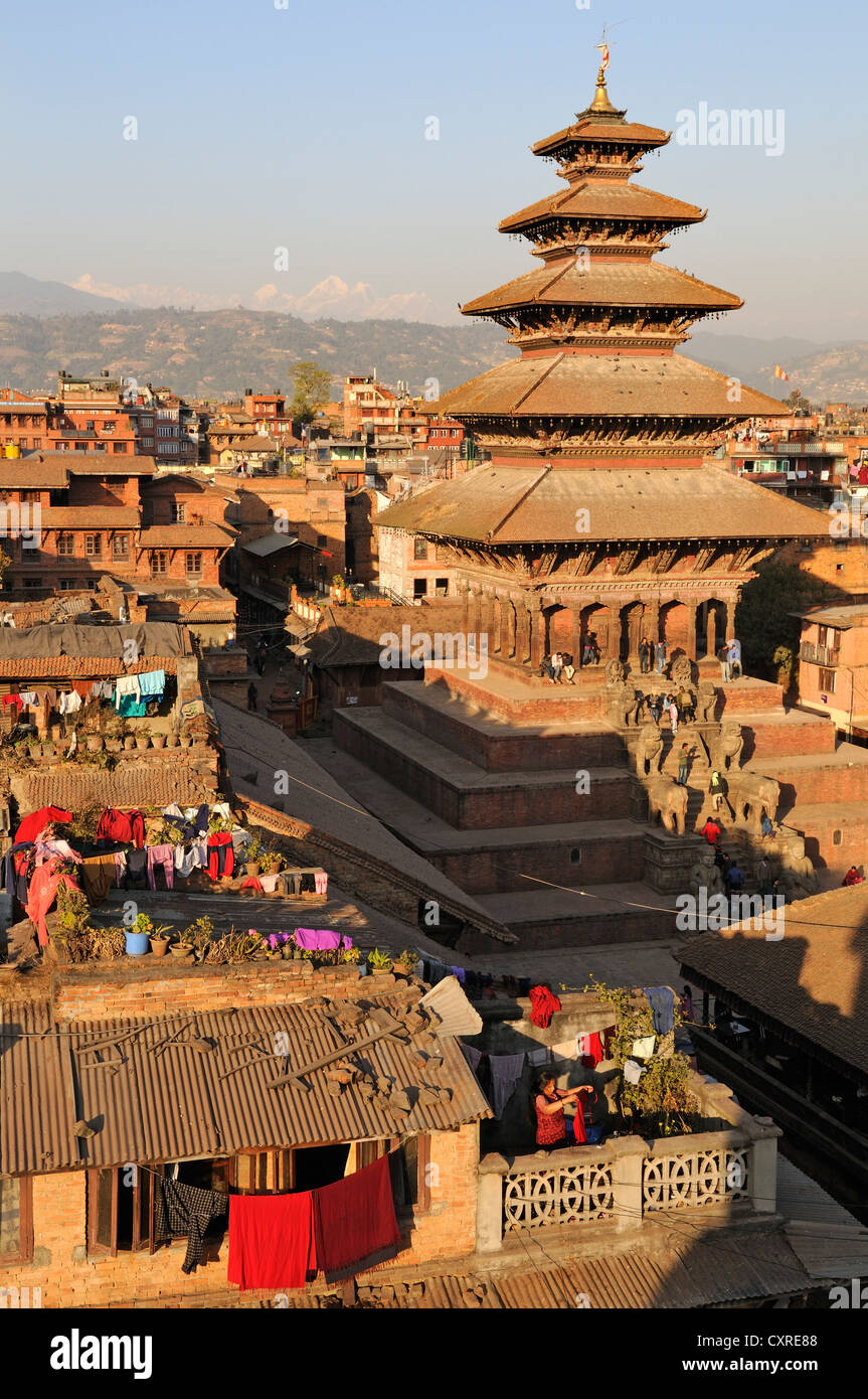 Bhaktapur nyatapola hindu temple hi-res stock photography and images ...