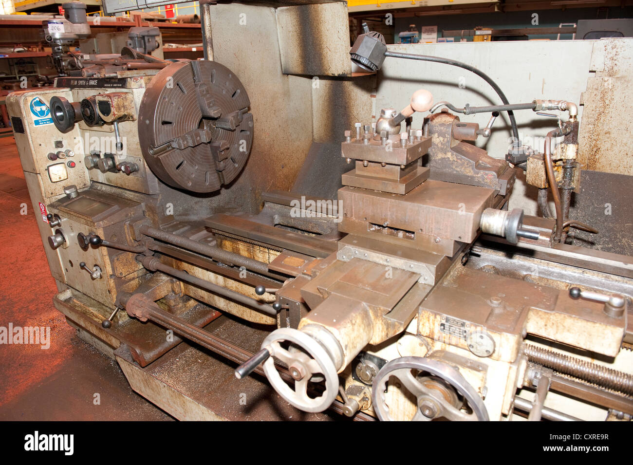 Heavy duty large engineering Lathe in Factory Stock Photo - Alamy