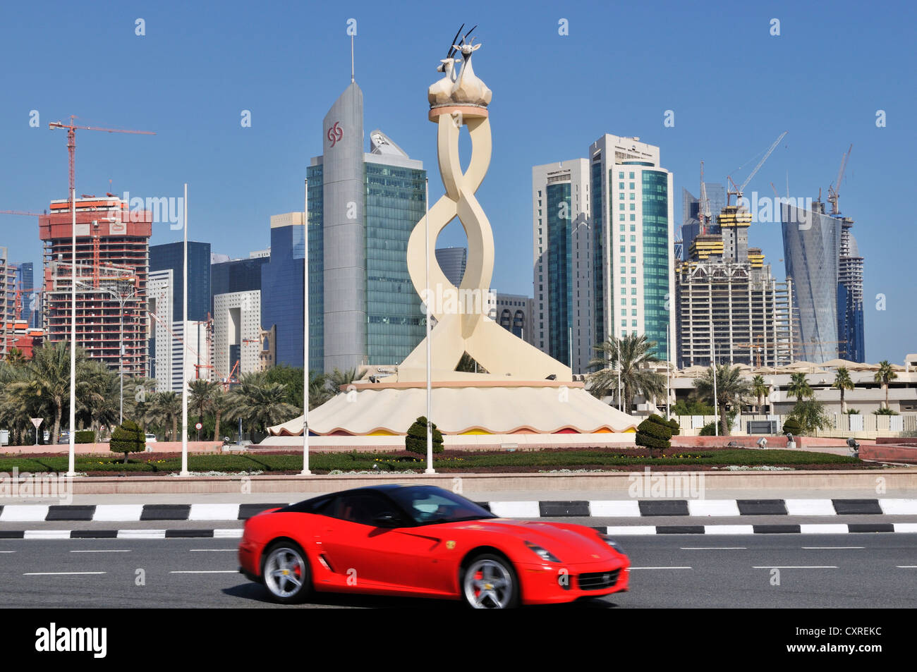 Doha qatar roundabout hi-res stock photography and images - Alamy