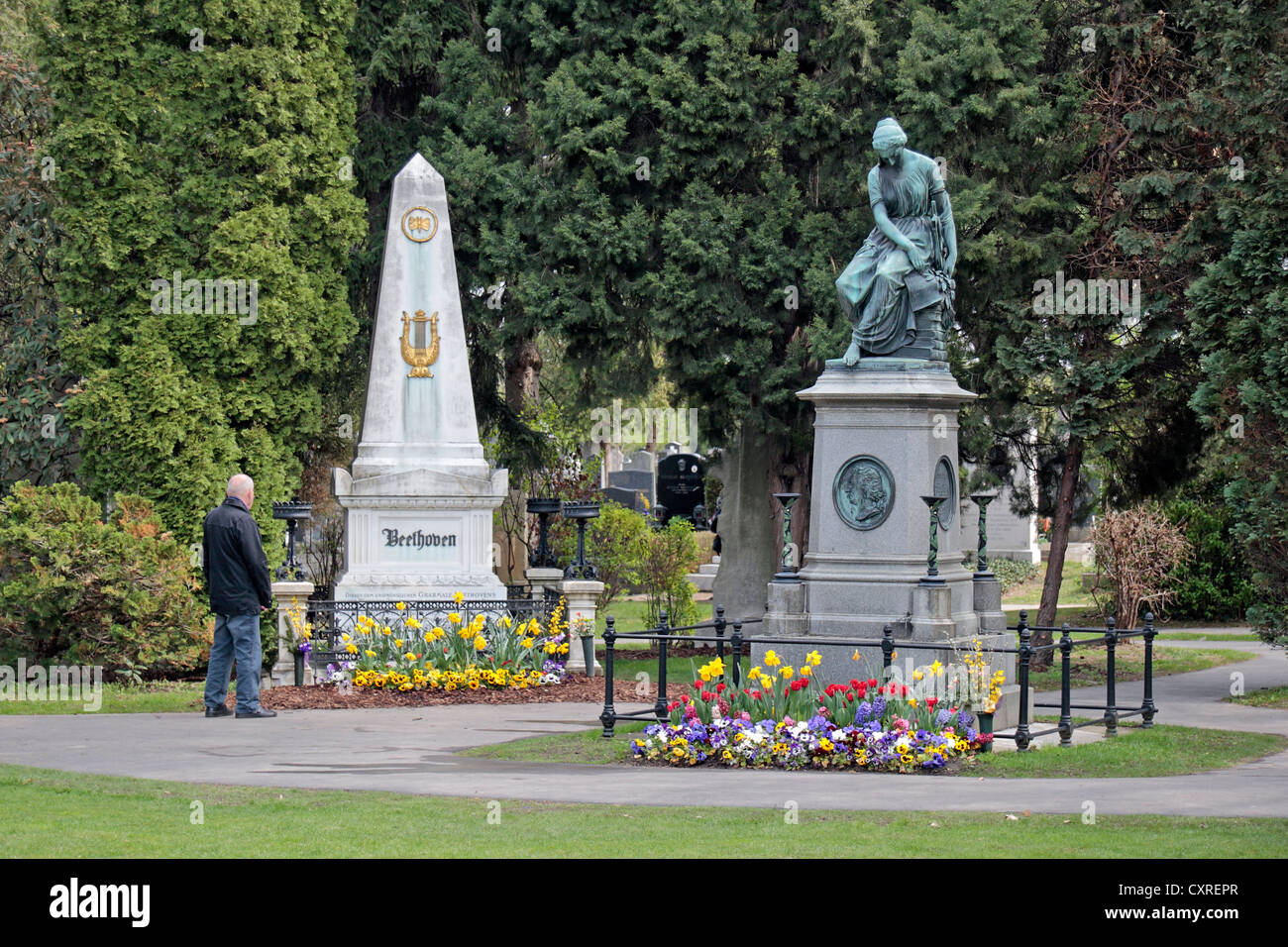 The graves of composers Wolfgang Amadeus Mozart & Ludwig van Beethoven ...