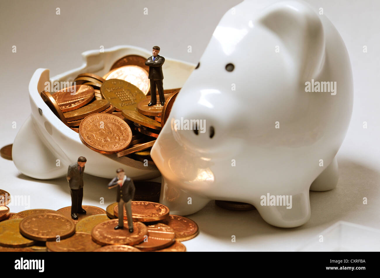 Broken piggy bank Stock Photo - Alamy