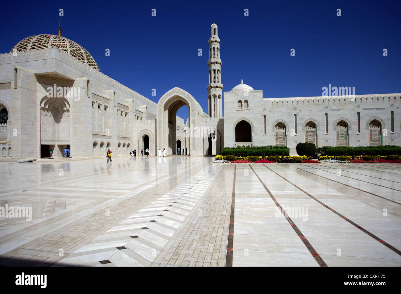 Courtyard, Sultan Qaboos Grand Mosque, Muscat, Oman, Middle East, Asia ...