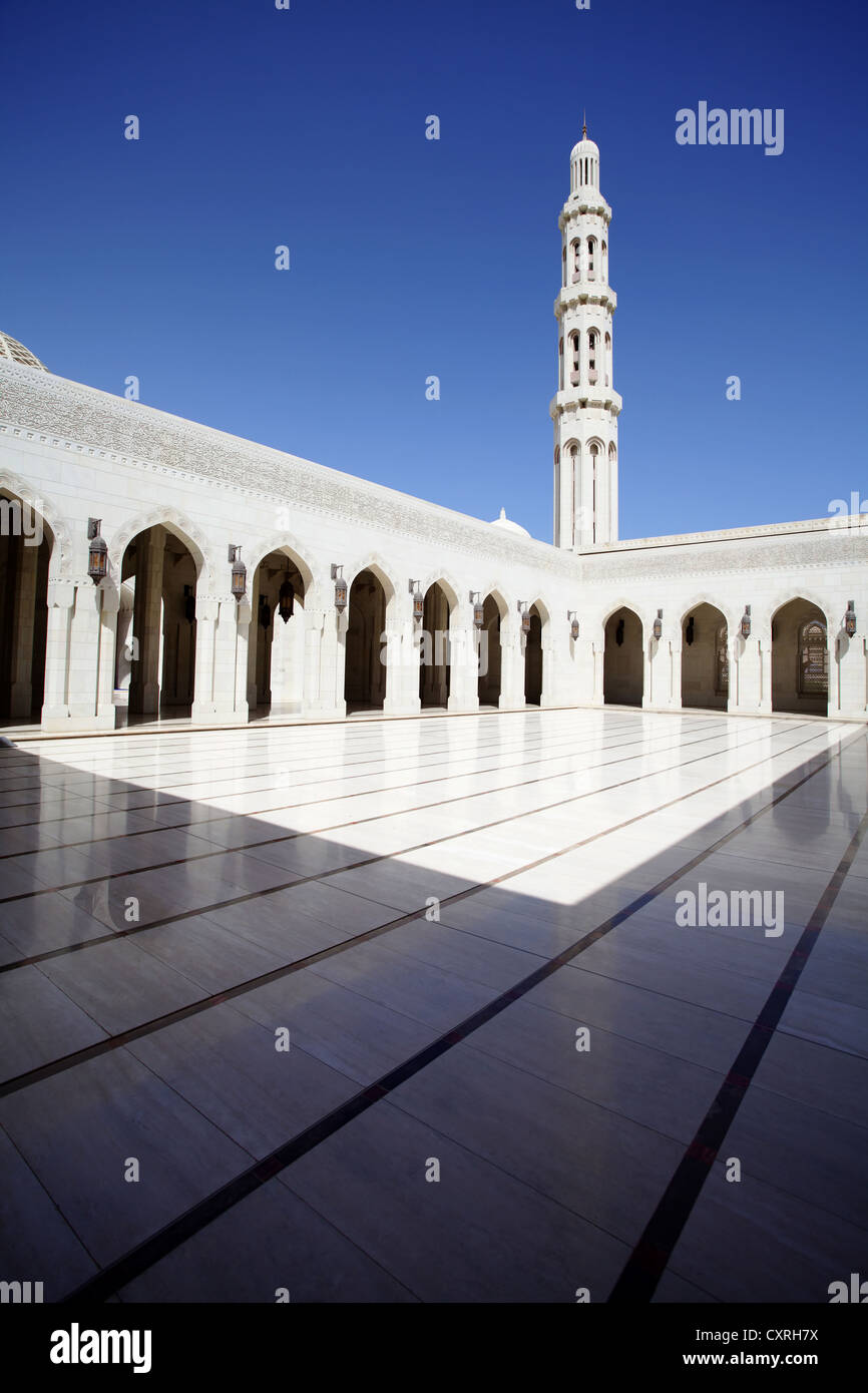Courtyard, Sultan Qaboos Grand Mosque, Muscat, Oman, Middle East, Asia ...