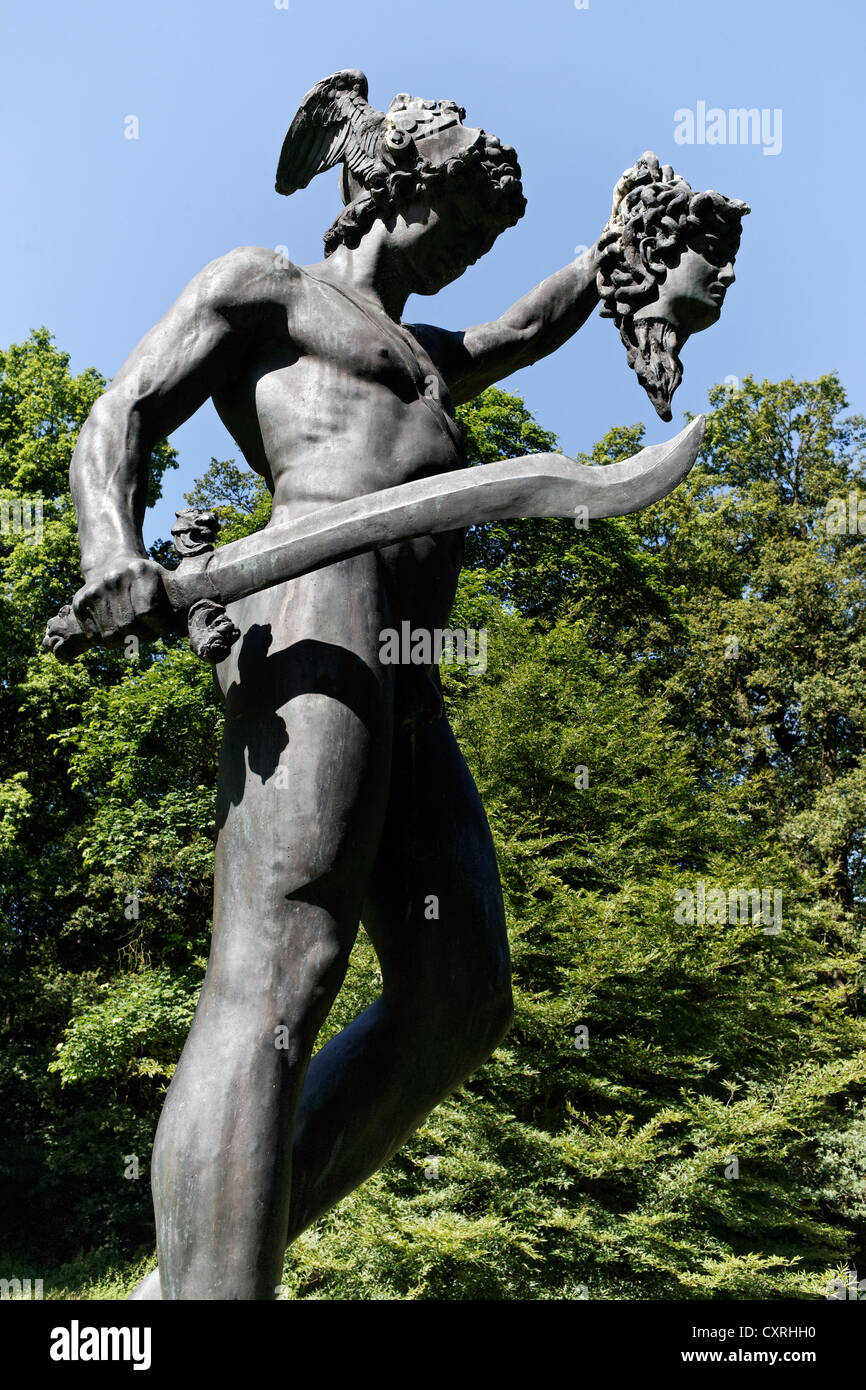 Statue of the perseus statue with the head of medusa hi-res stock ...