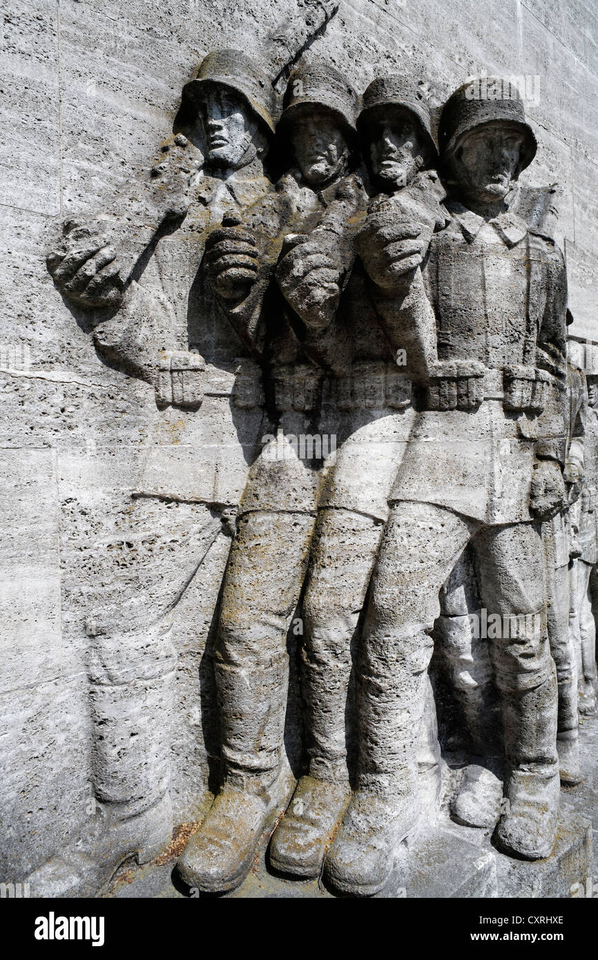 Nazi soldiers marching hi-res stock photography and images - Alamy
