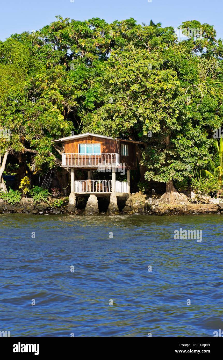 Small house on a small island hi-res stock photography and images - Alamy