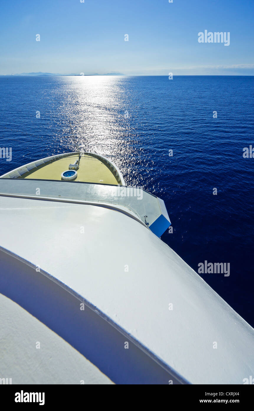 Look towards the ship hi-res stock photography and images - Alamy