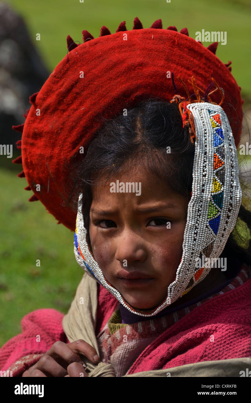 Colourful traditional costume hi-res stock photography and images - Alamy
