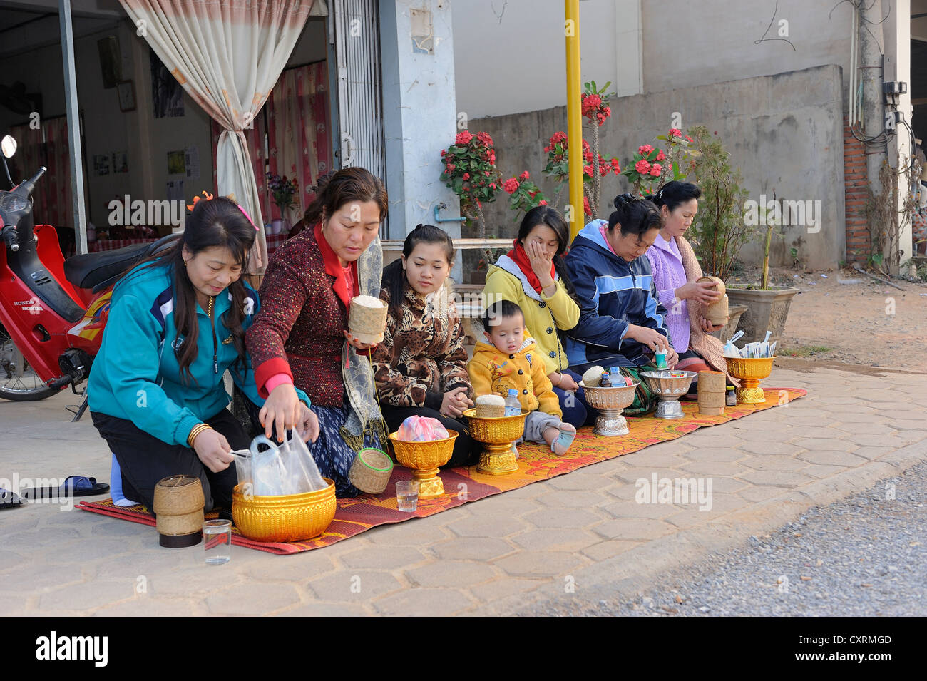 Buddhist family hi-res stock photography and images - Alamy